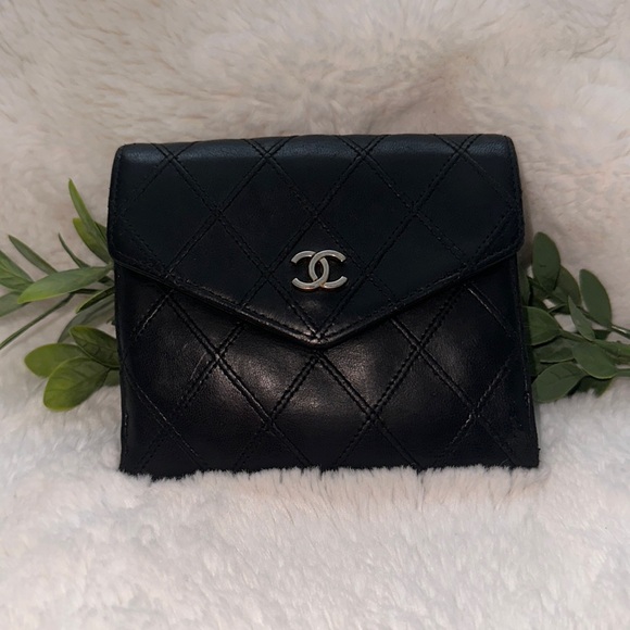 CHANEL | Bags | Chanel Black Double Snap Cc Leather Wallet Diamond ...